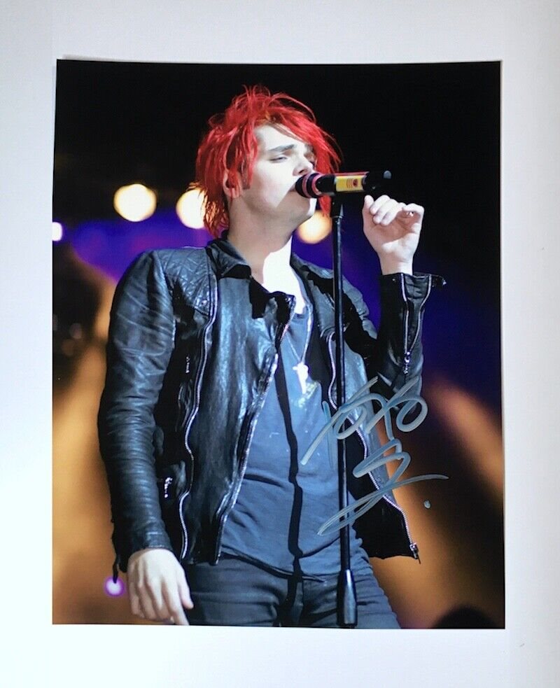 Gerard Way Red Hair Singing
