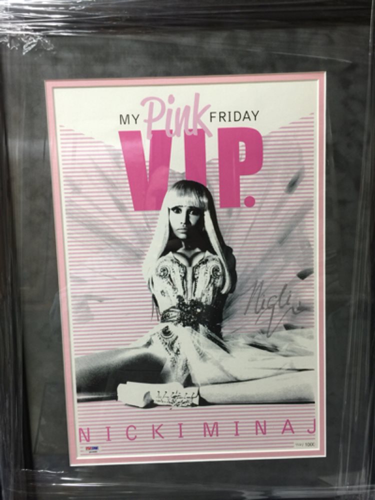 Nicki Minaj Autograph