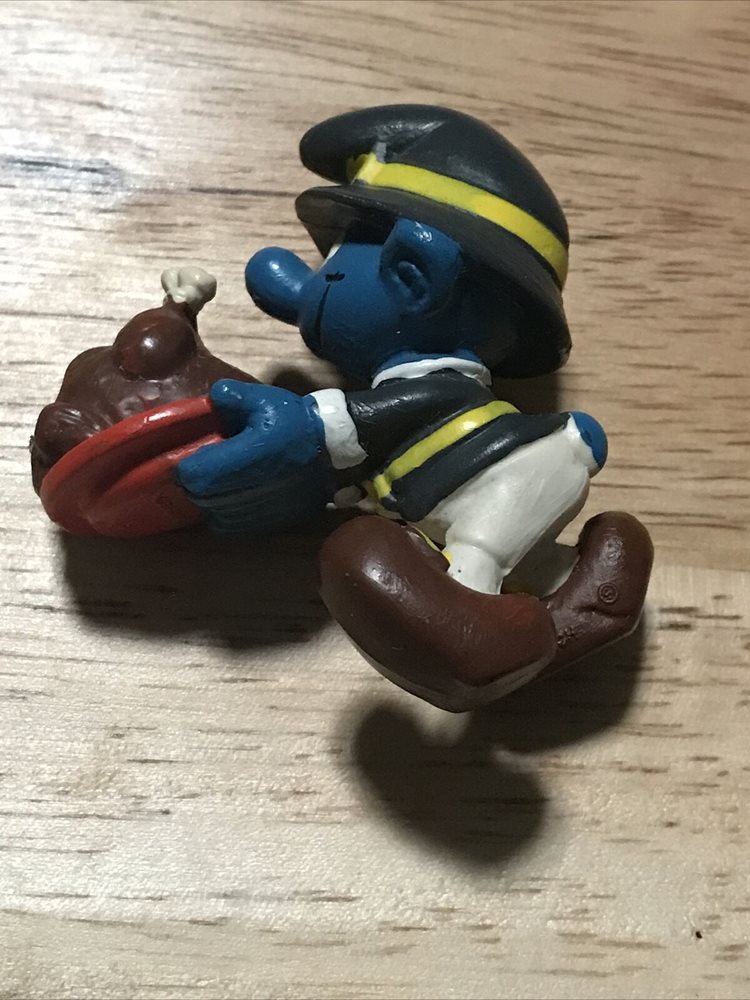 Vintage Thanksgiving Pilgrim Smurf W/ Turkey Schleich P