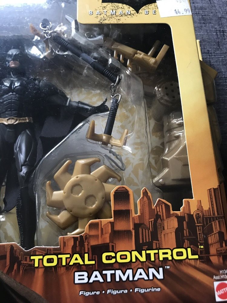 Batman Begins- Total Control Batman Action Figure W/Acc