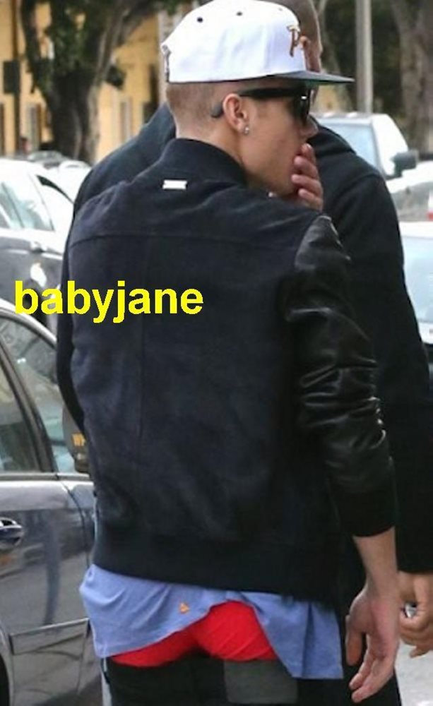 Saggy Pants Justin Bieber